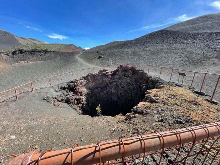 Haleakala Volcano Hiking Guide and Trail Review | Sliding Sands Trail ...
